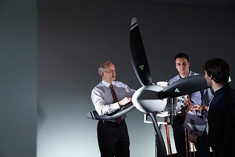 Large electric aircraft feasible with record-breaking Siemens motor ...